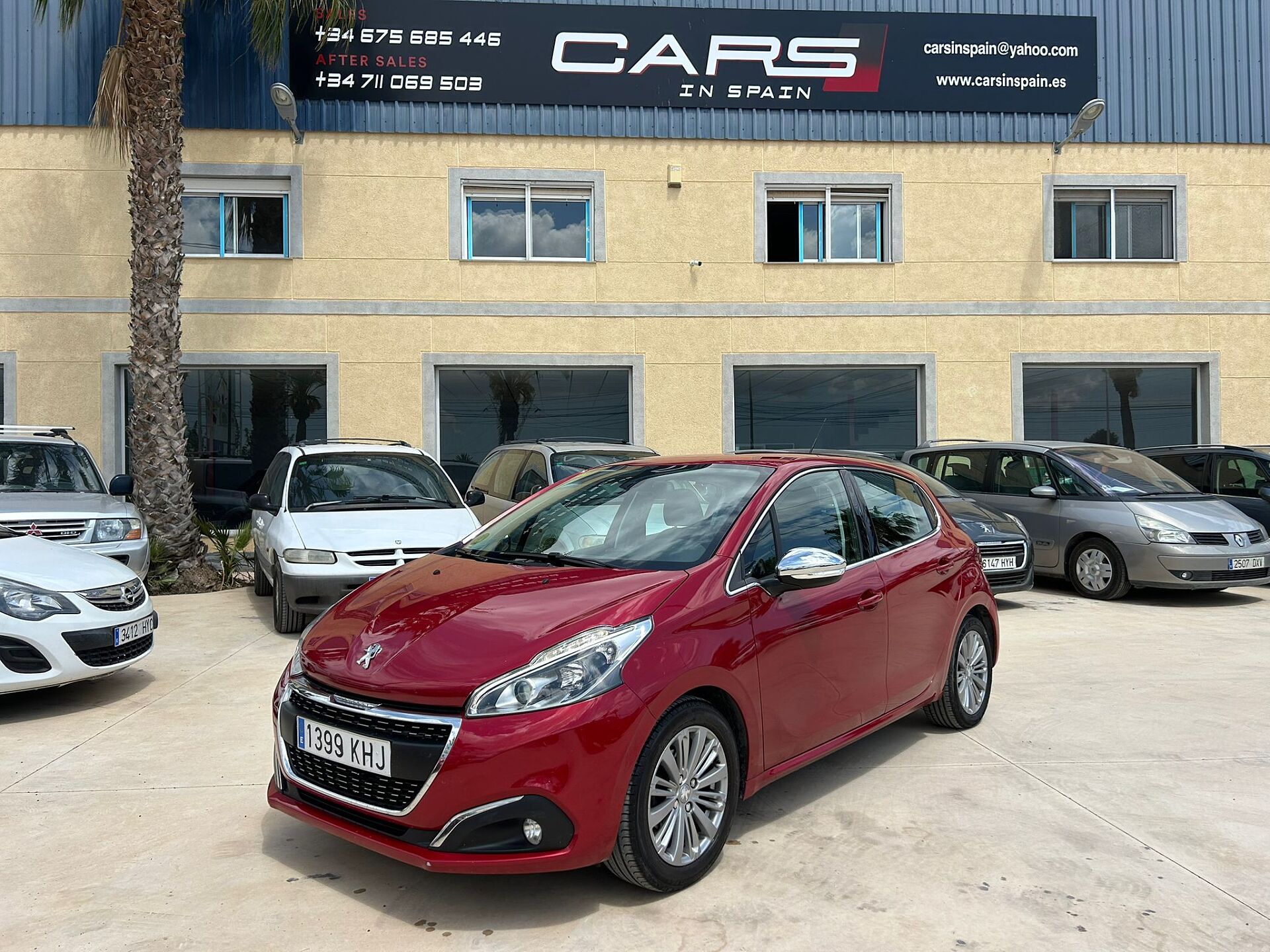 PEUGEOT 208 ALLURE 1.2 E-THP AUTO SPANISH LHD IN SPAIN 90000 MILES ...