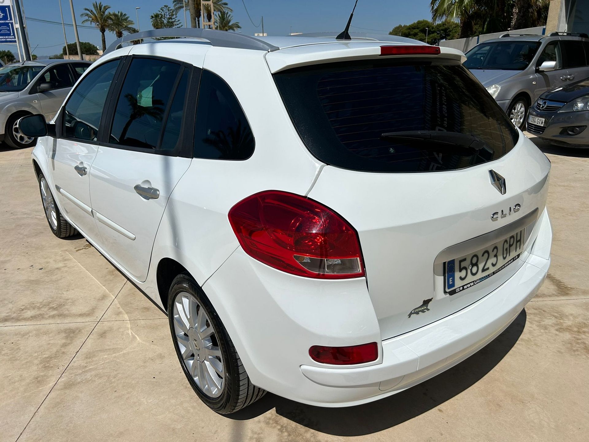 RENAULT CLIO ESTATE PRIVILEGE 1.6 AUTO SPANISH LHD IN SPAIN 113000 ...