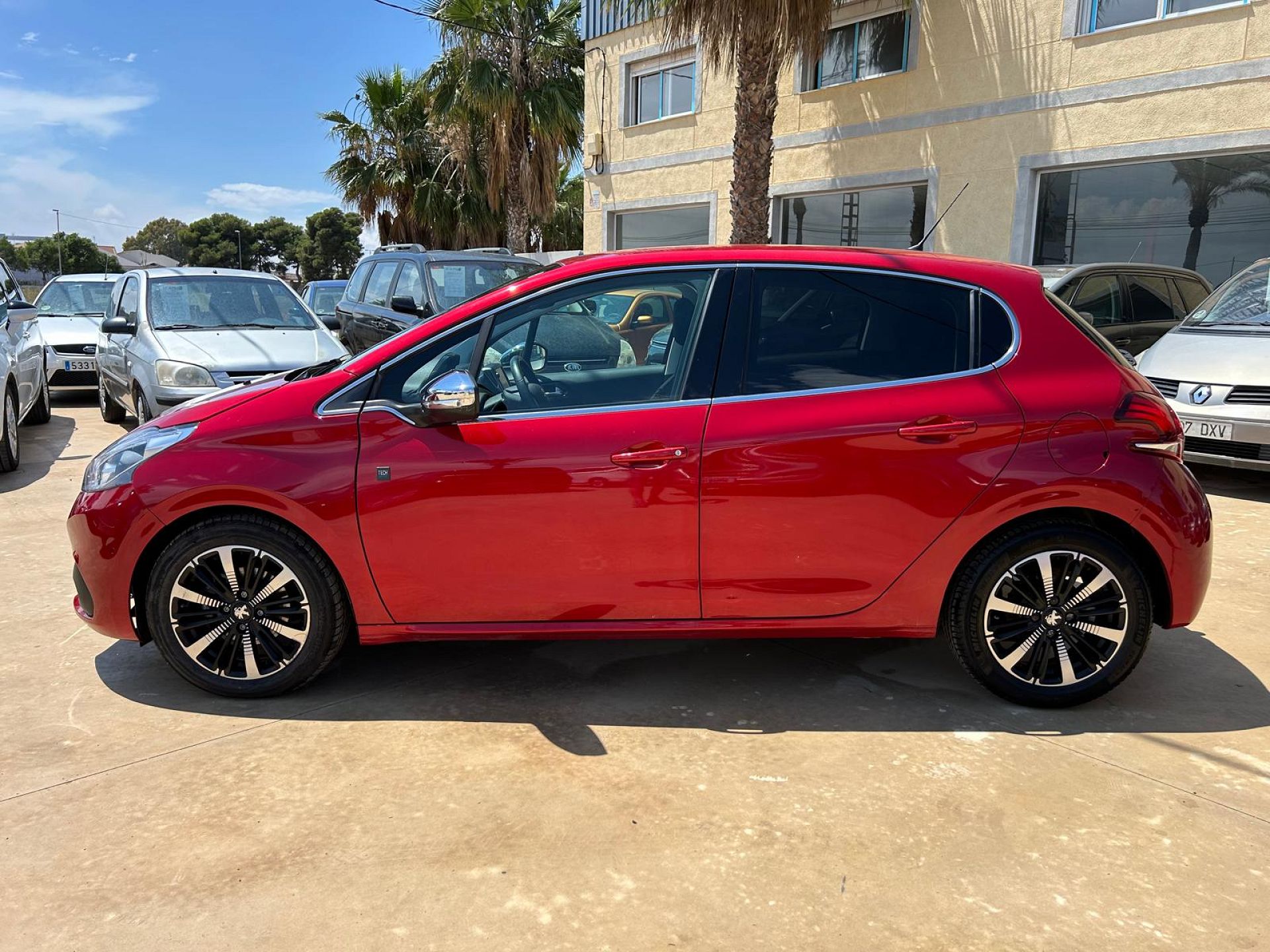 PEUGEOT 208 1.2 E-THP TECH EDITION AUTO SPANISH LHD IN SPAIN 16000 ...