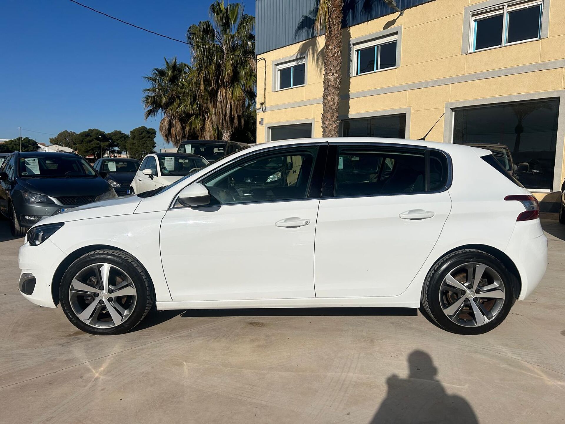 PEUGEOT 308 ALLURE 1.2 E-THP SPANISH LHD IN SPAIN 89000 MILES SUPERB ...
